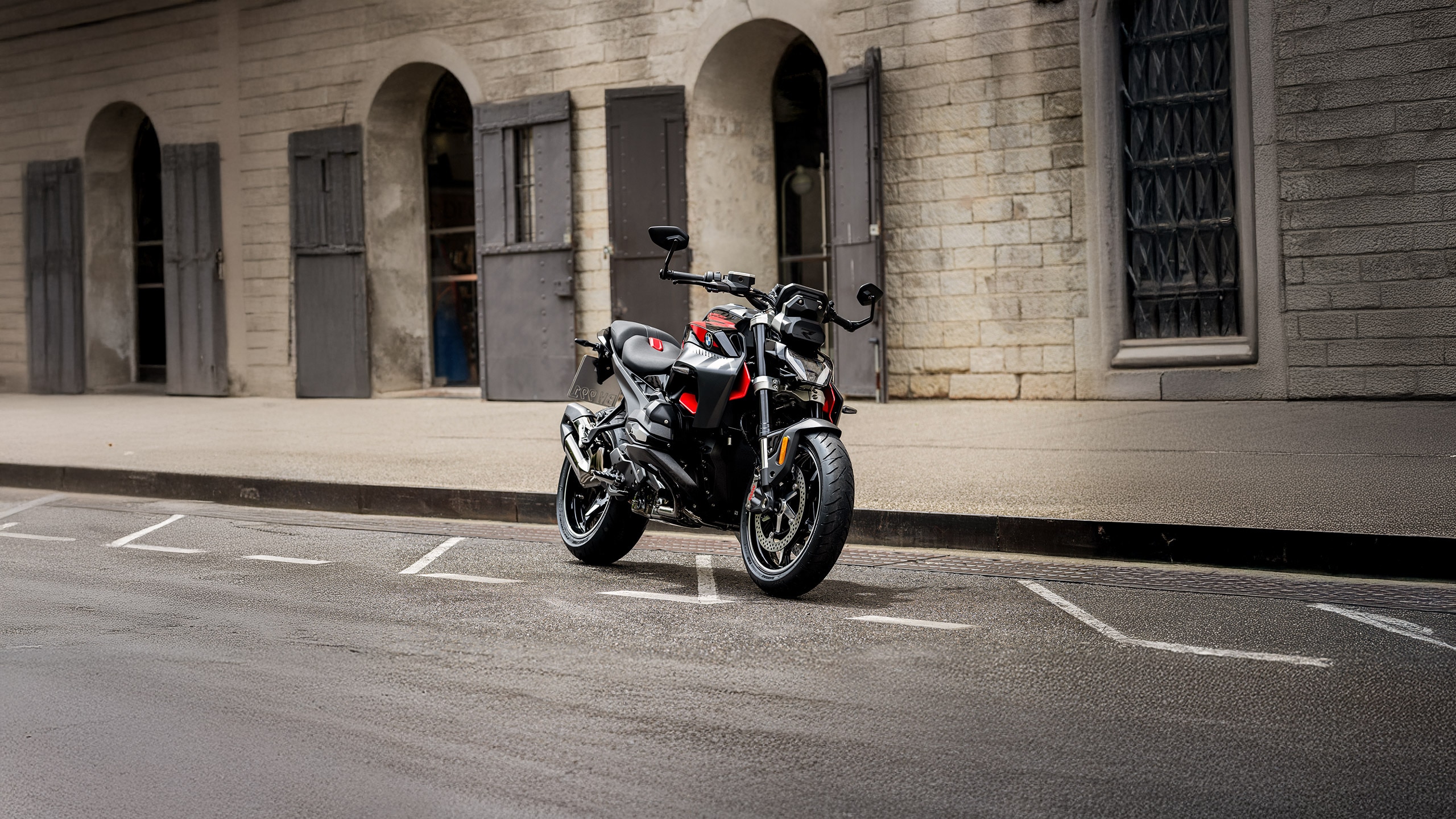 Moto BMW R 1300 R – Roadster Sportif avec Accessoires ...